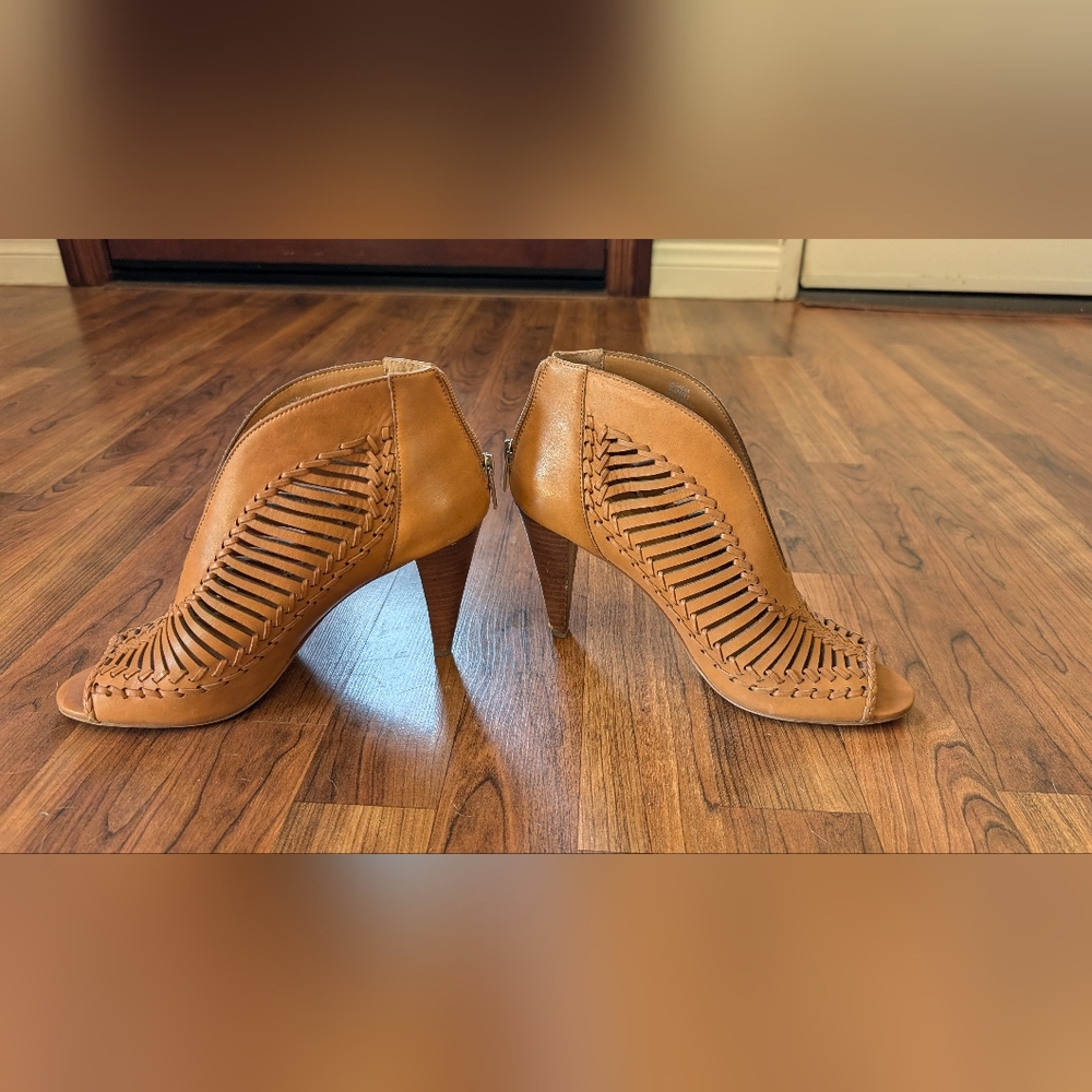 Vince Camuto Acha Brick Heels 9.5 - Gem